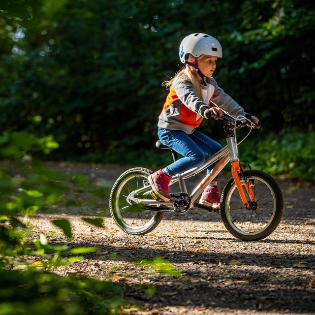 Hvilken størrelse børnecykel skal du vælge? Find svaret her!